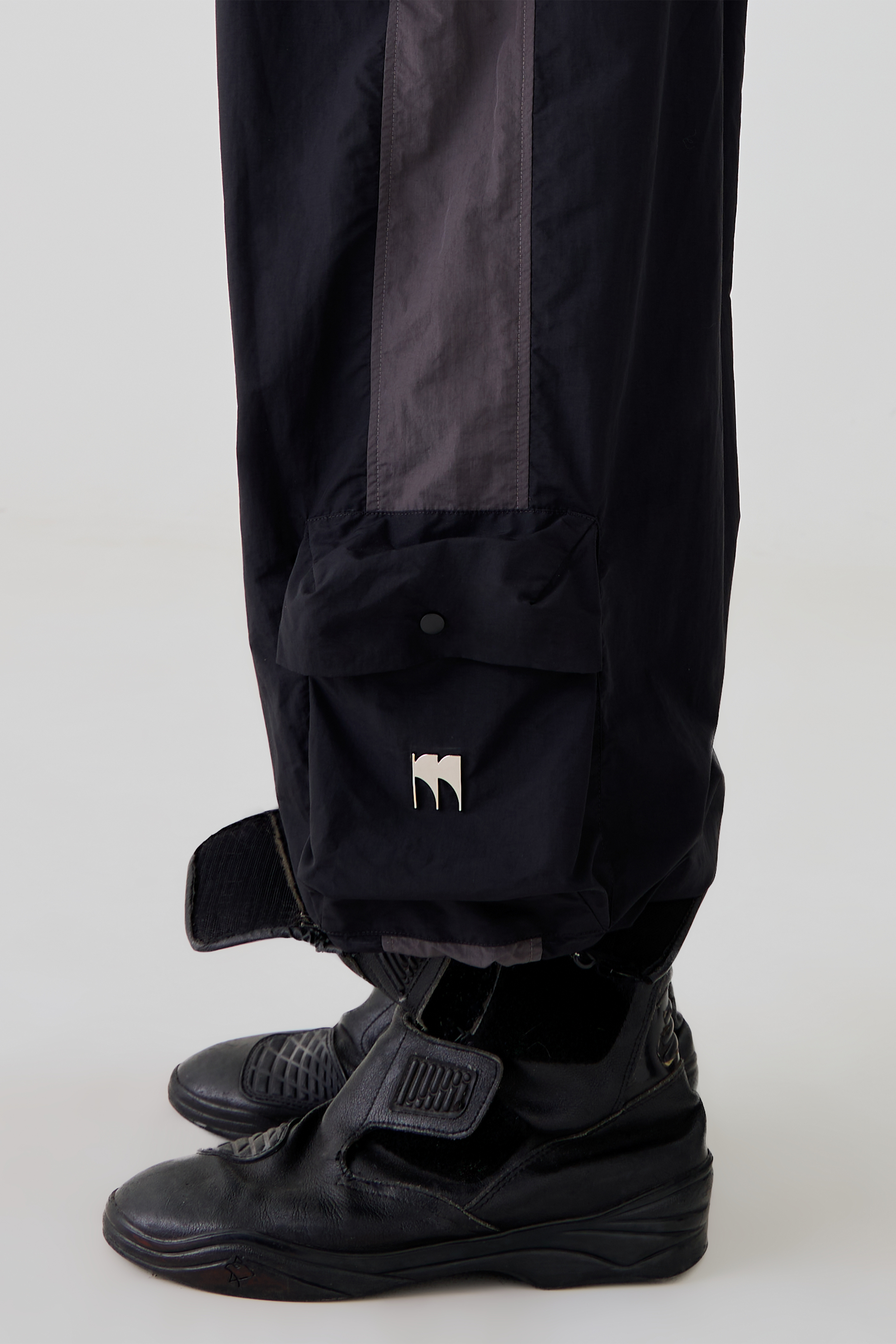 NYLON SHELL PANTS : BLACK - MM22024.1-2